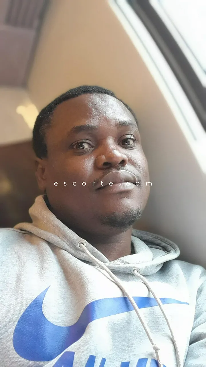 Patrick | Gay Escort in Bordeaux France | - HOT.com